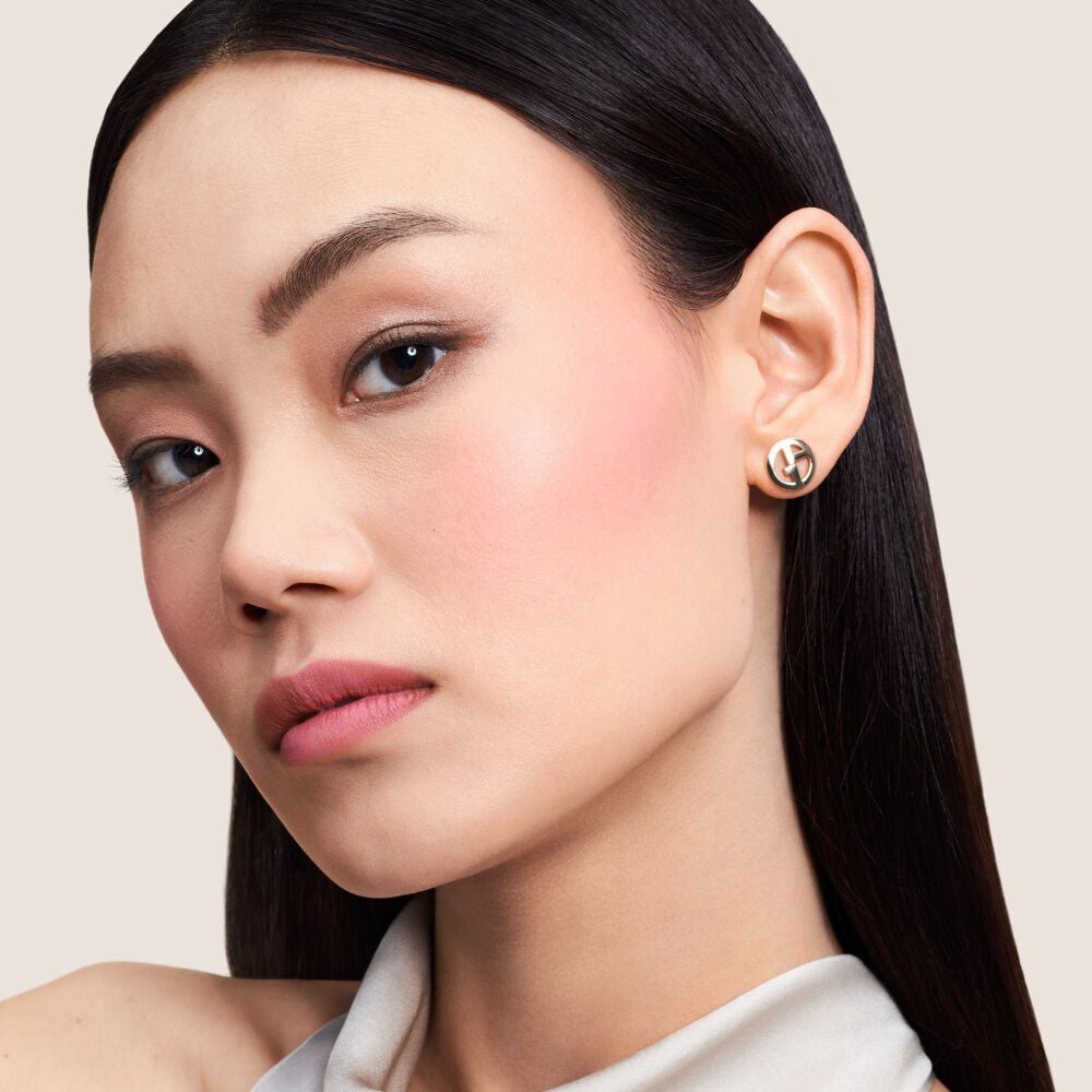 Iconic Glow Look - Signature Makeup Looks - Armani Beauty